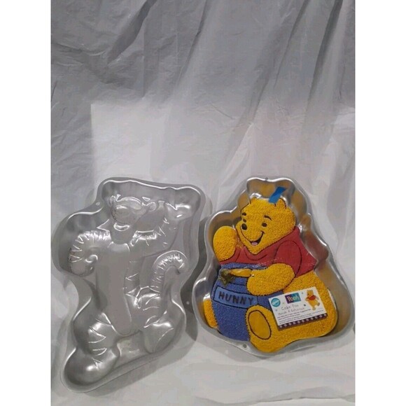 Wilton | Kitchen | Wilton Cake Pans Winnie The Pooh And Tigger | Poshmark
